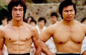 "Bear Mode" Vs. Lean: Which Physique Is Better?